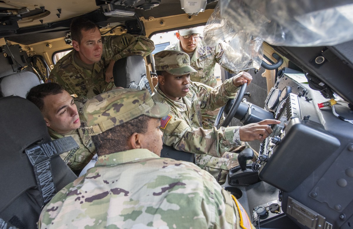 Soldiers learn cutting-edge features on first shipment of JLTVs ...