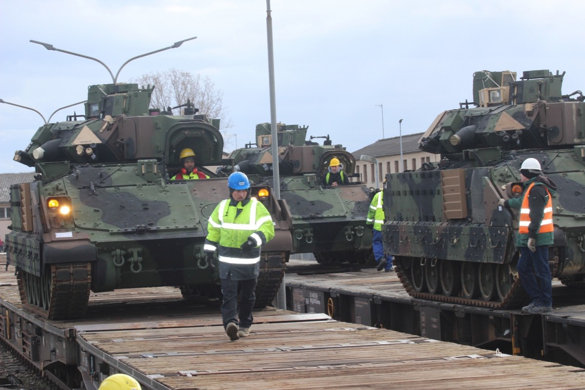 405th AFSB issues APS-2 equipment to support Emergency Deployment ...