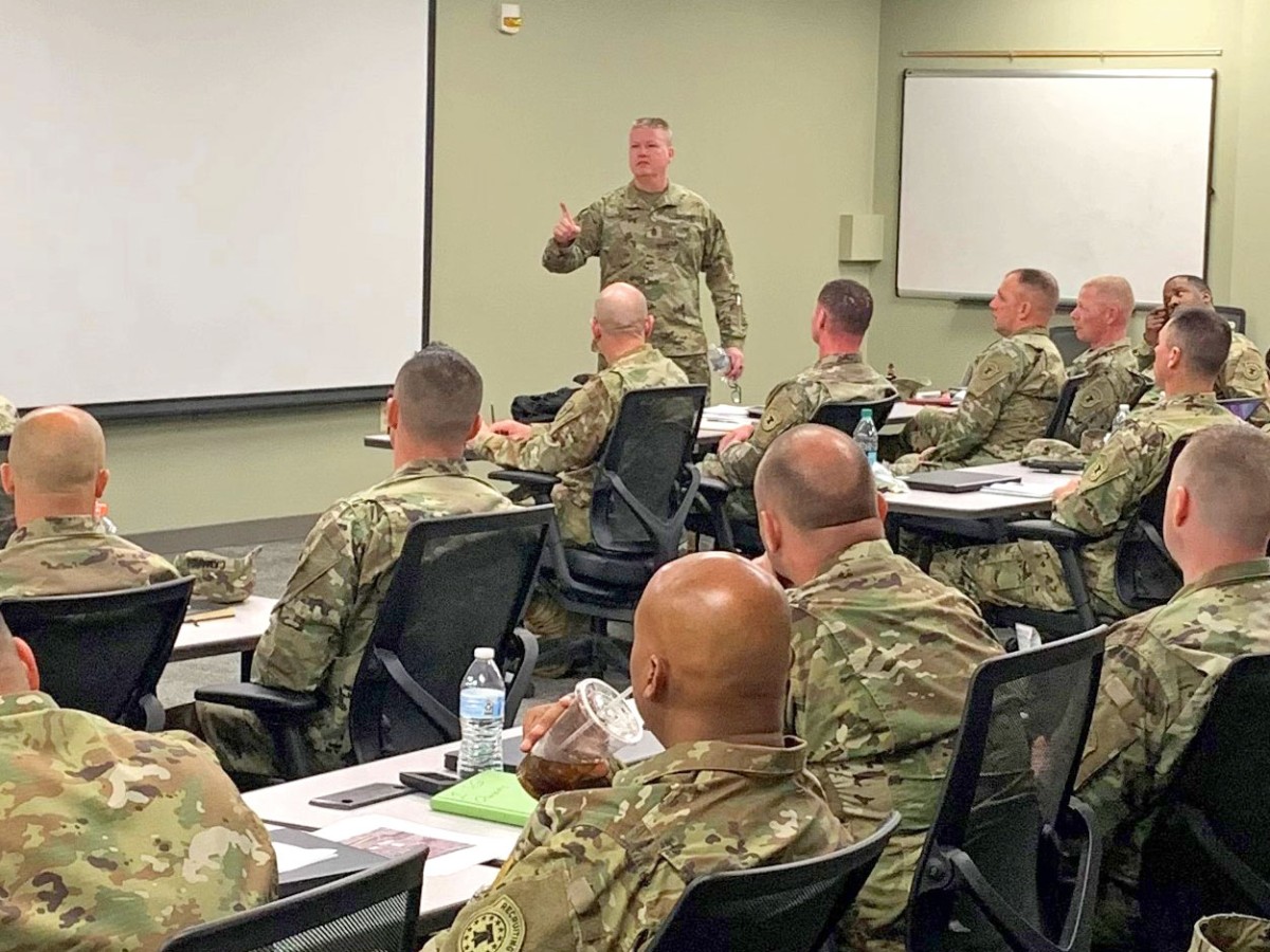 Army recruiters visit Detroit Arsenal | Article | The United States Army