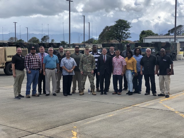 CECOM CG visits Hawaii Forward Element, 307th ESB | Article | The ...