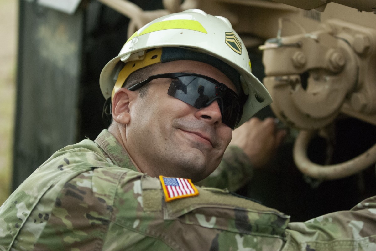 Soldiers dig deep for wheeled vehicle mechanic training | Article | The ...