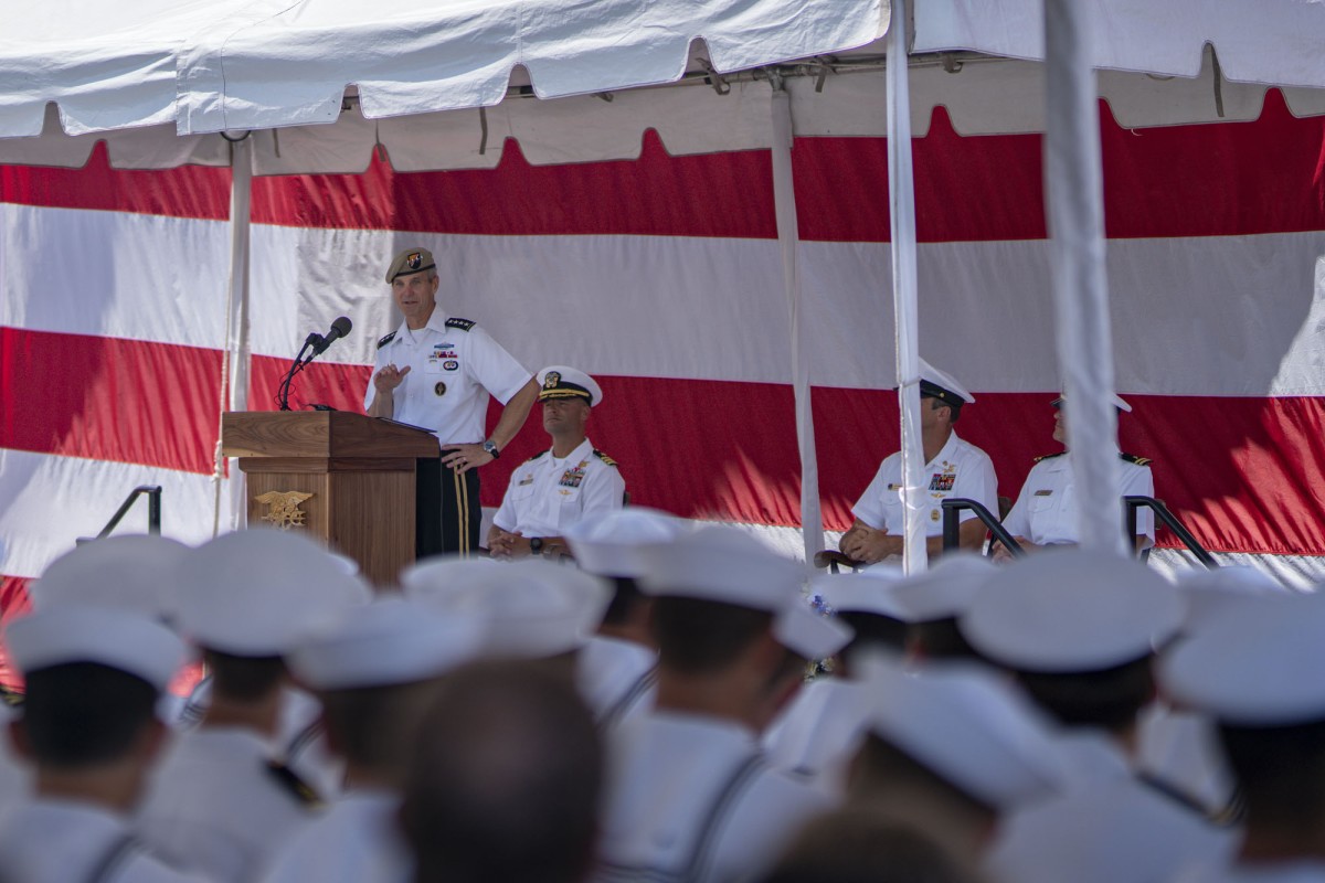 Army general, SOCOM commander emphasizes character to new SEALs ...