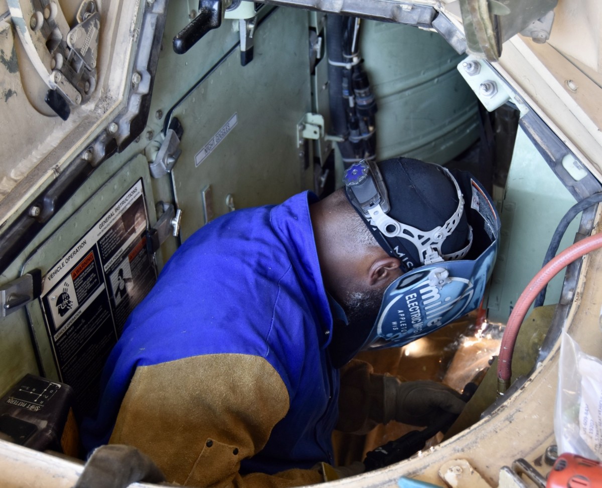 'Dagger' Brigade receives new friendly force tracker | Article | The ...