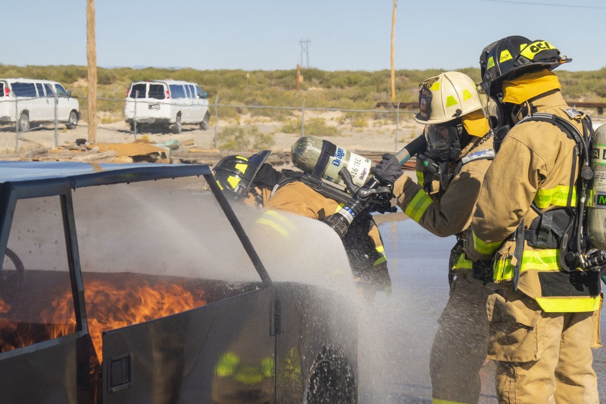 U.S. Army Reserve Firefighters Cool Autumn Flames | Article | The ...