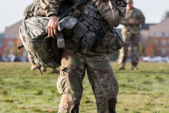 Soldier achieves perfect score, "true blue" status in EIB competition ...