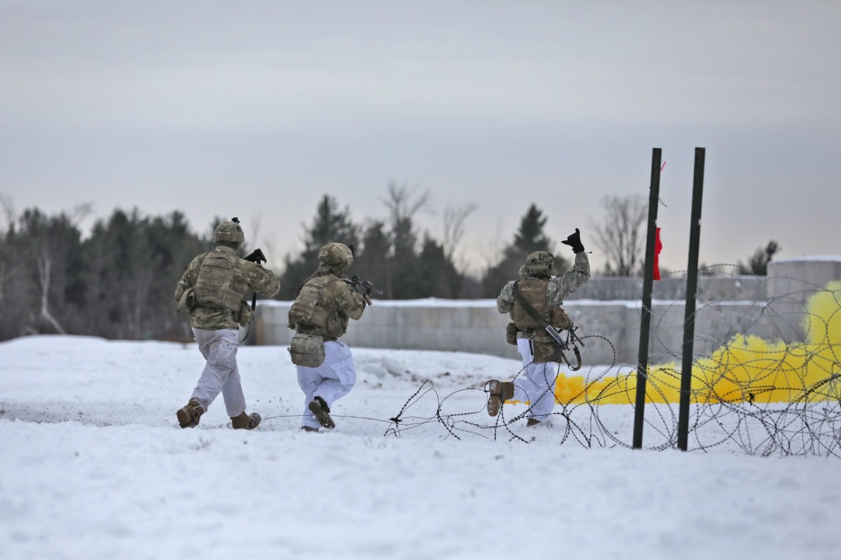 Platoon live fire certification in the snow | Article | The United ...