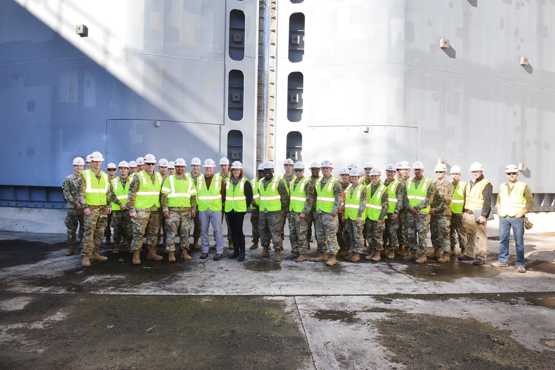 Fort Campbell engineers receive USACE overview and tour Kentucky Lock ...