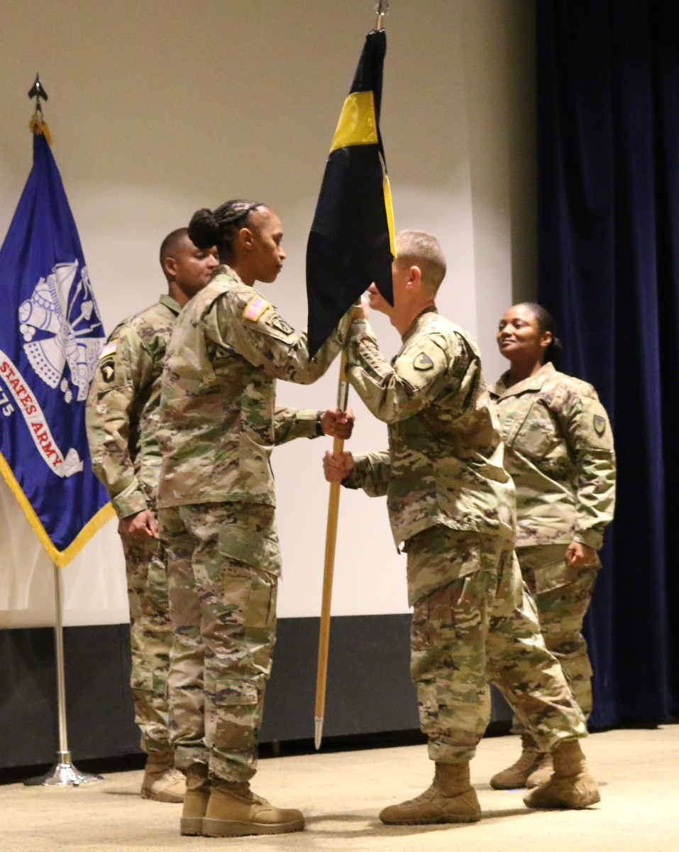Redstone Arsenal HHC welcomes new commander | Article | The United ...