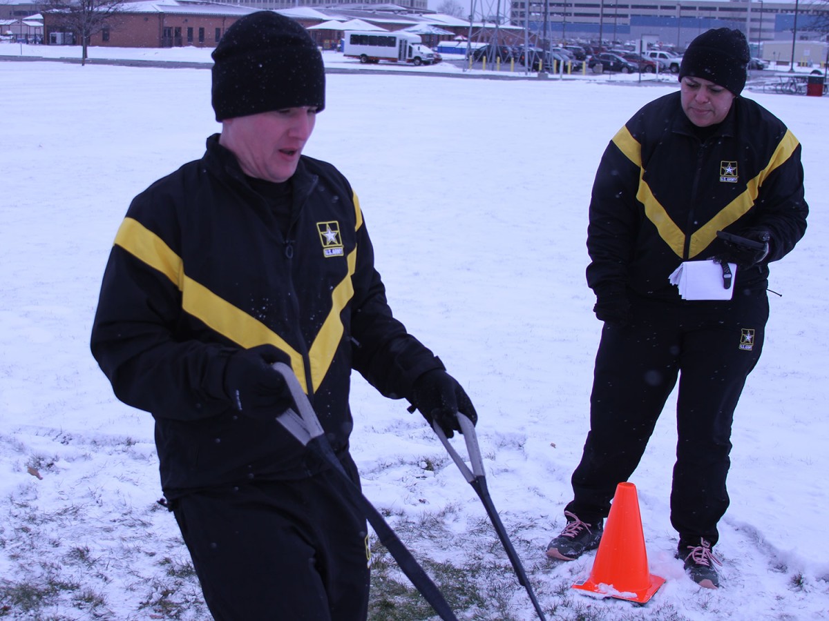 Getting Soldiers ready to grade the new Army Combat Fitness Test ...
