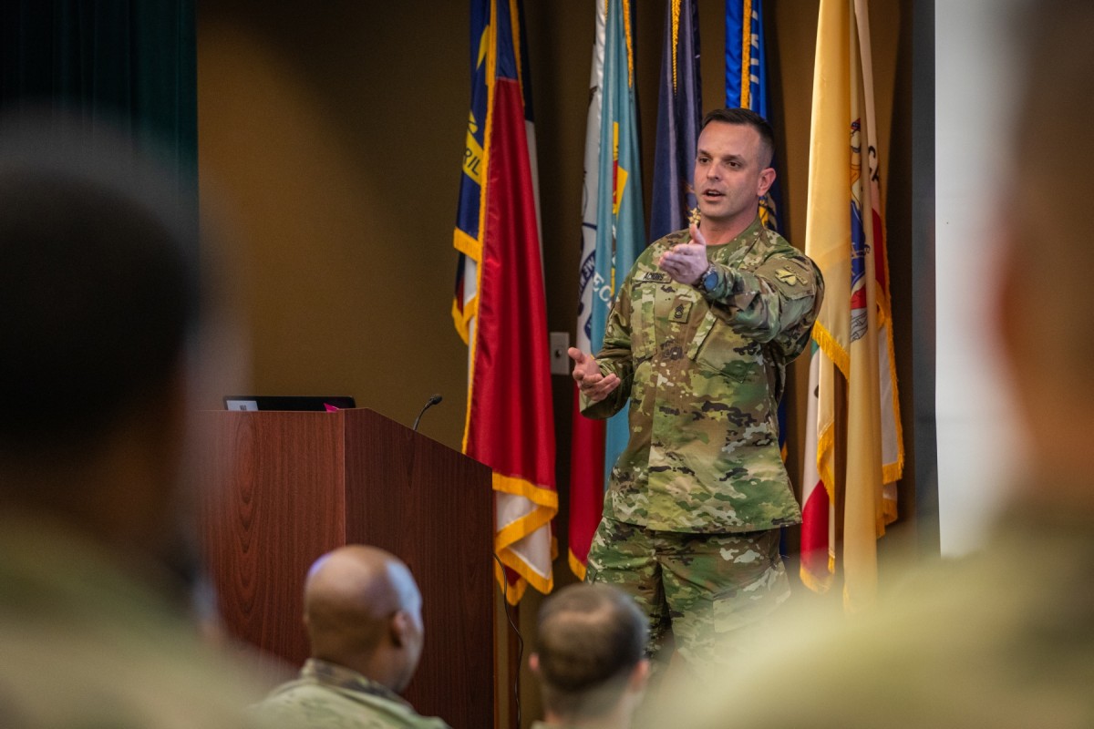 Finance & Comptroller Sergeant Major Speaks at Fort Bragg | Article ...