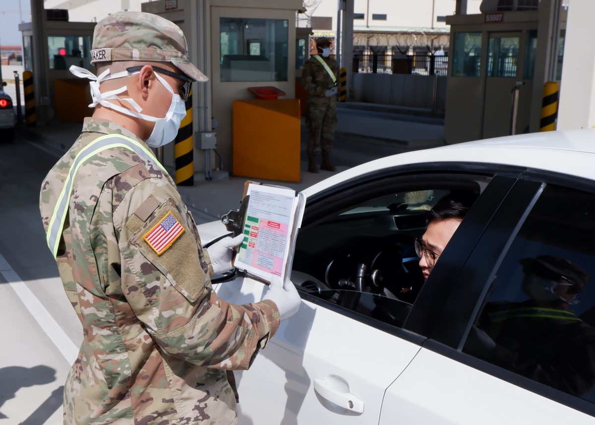 1st Infantry Div. Soldiers standing guard with smile in Korea | Article ...