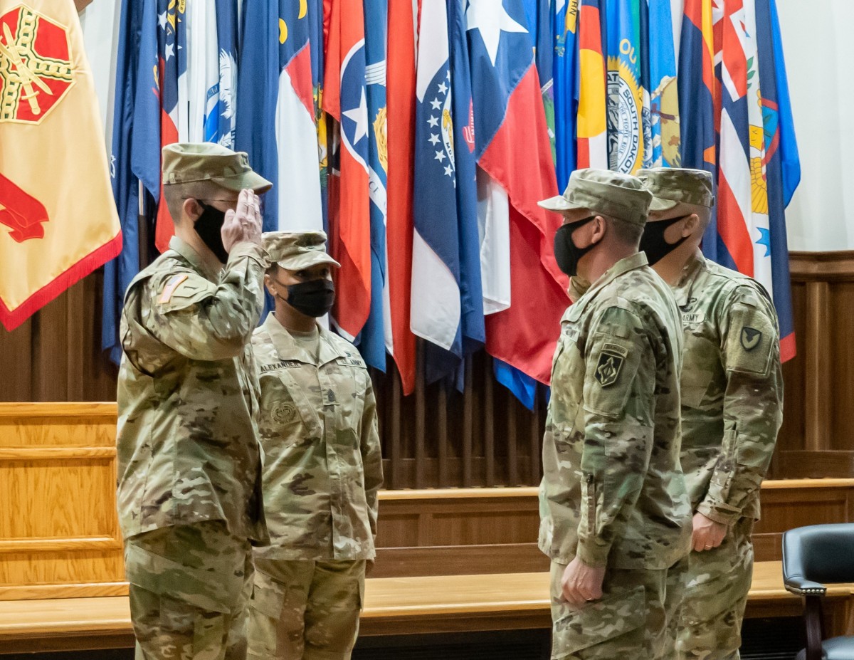 U.S. Army Garrison Fort Leonard Wood bids farewell to Towns, welcomes ...