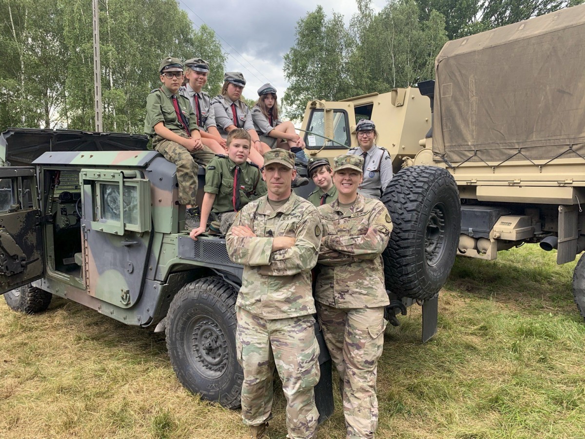 Soldiers stationed in Poland share experiences with local scouts ...