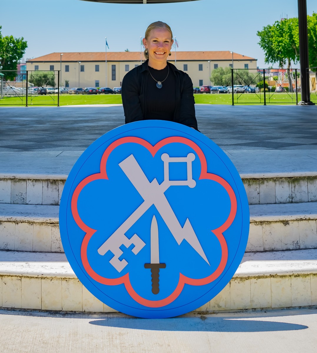 Lightning spouse earns volunteer of the year | Article | The United ...