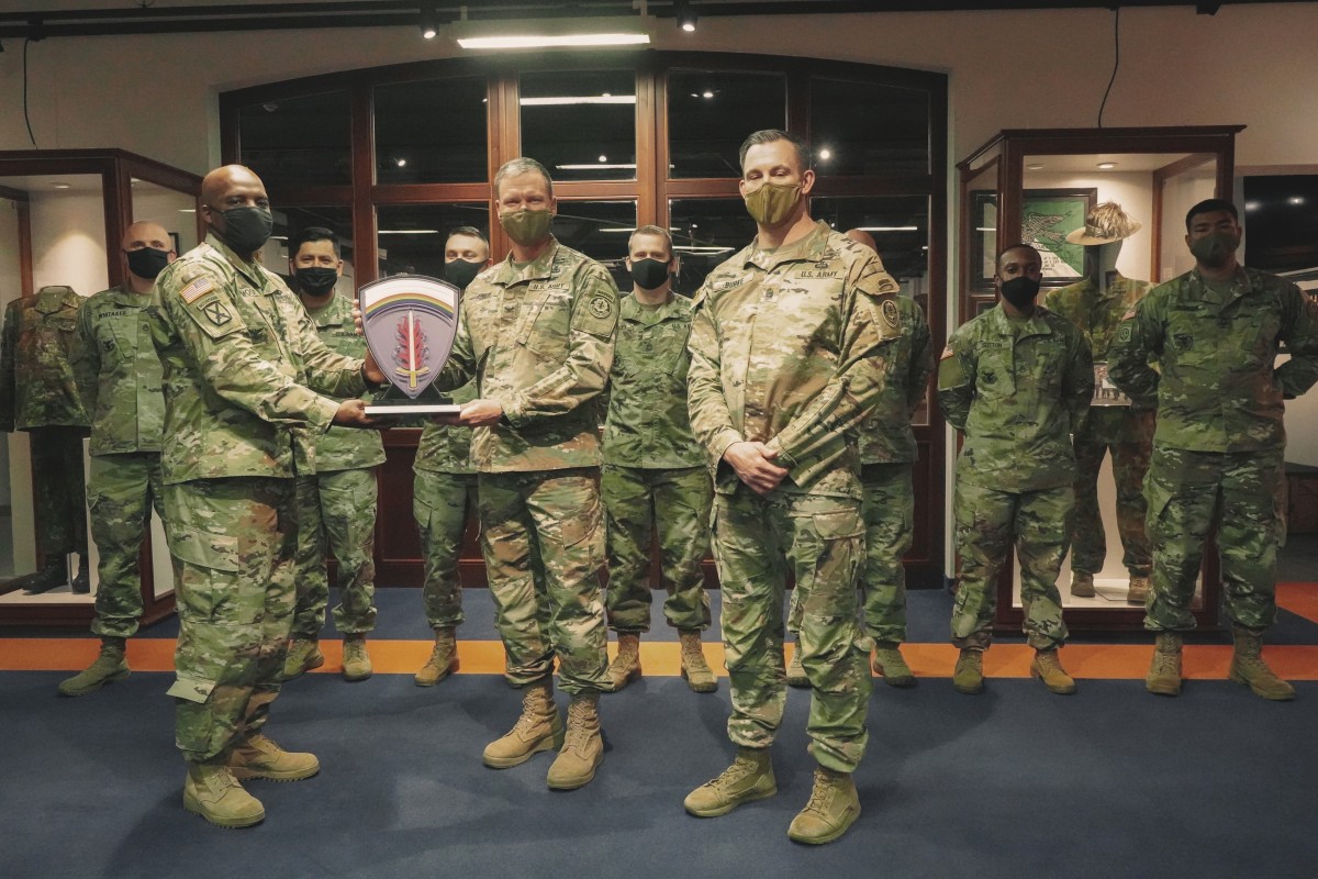 2CR receives the ‘USAREUR Commanding General’s Retention Excellence ...