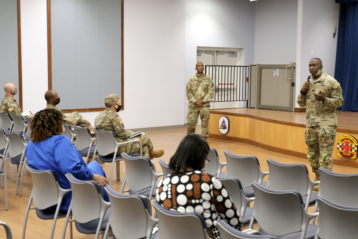 The Surgeon General of the Army, MEDCOM leadership, visits Winn ACH ...