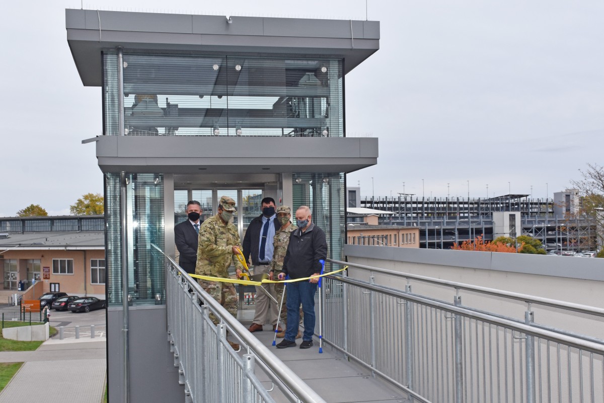 Garrison inaugurates MCC elevator | Article | The United States Army
