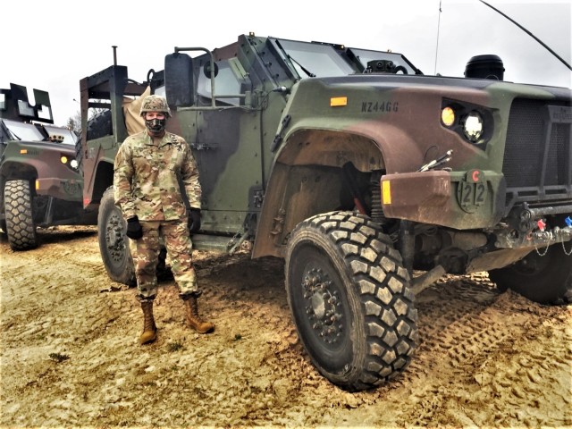 Photo Essay: Fort McCoy leadership visits JLTV training | Article | The ...
