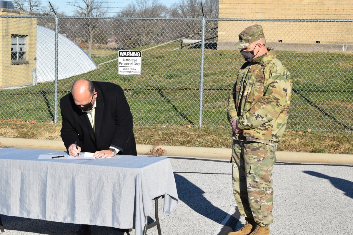 RIA signs agreement for Rock Island to provide water services, lighting ...