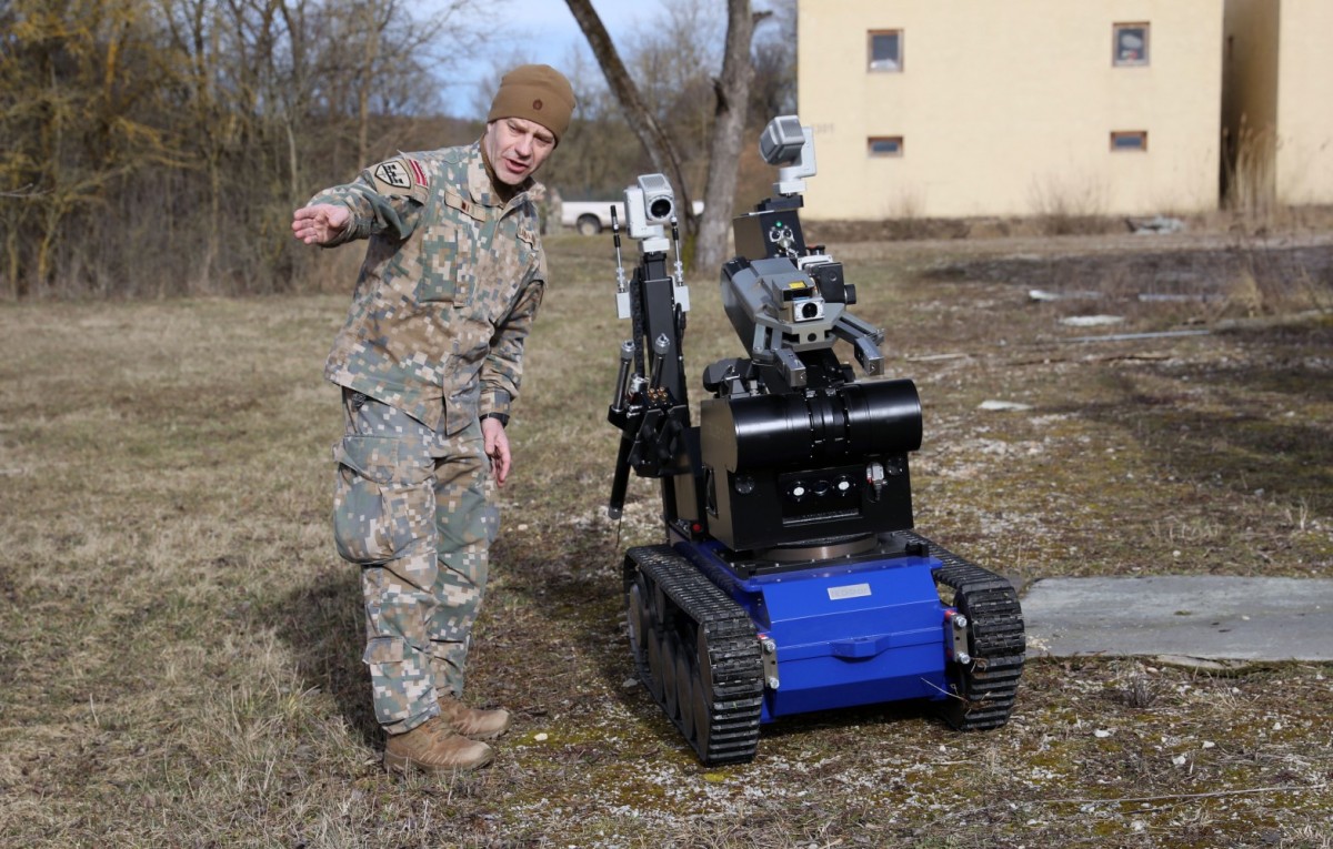 Report forecasts speech technology advancements in human-robot teaming ...