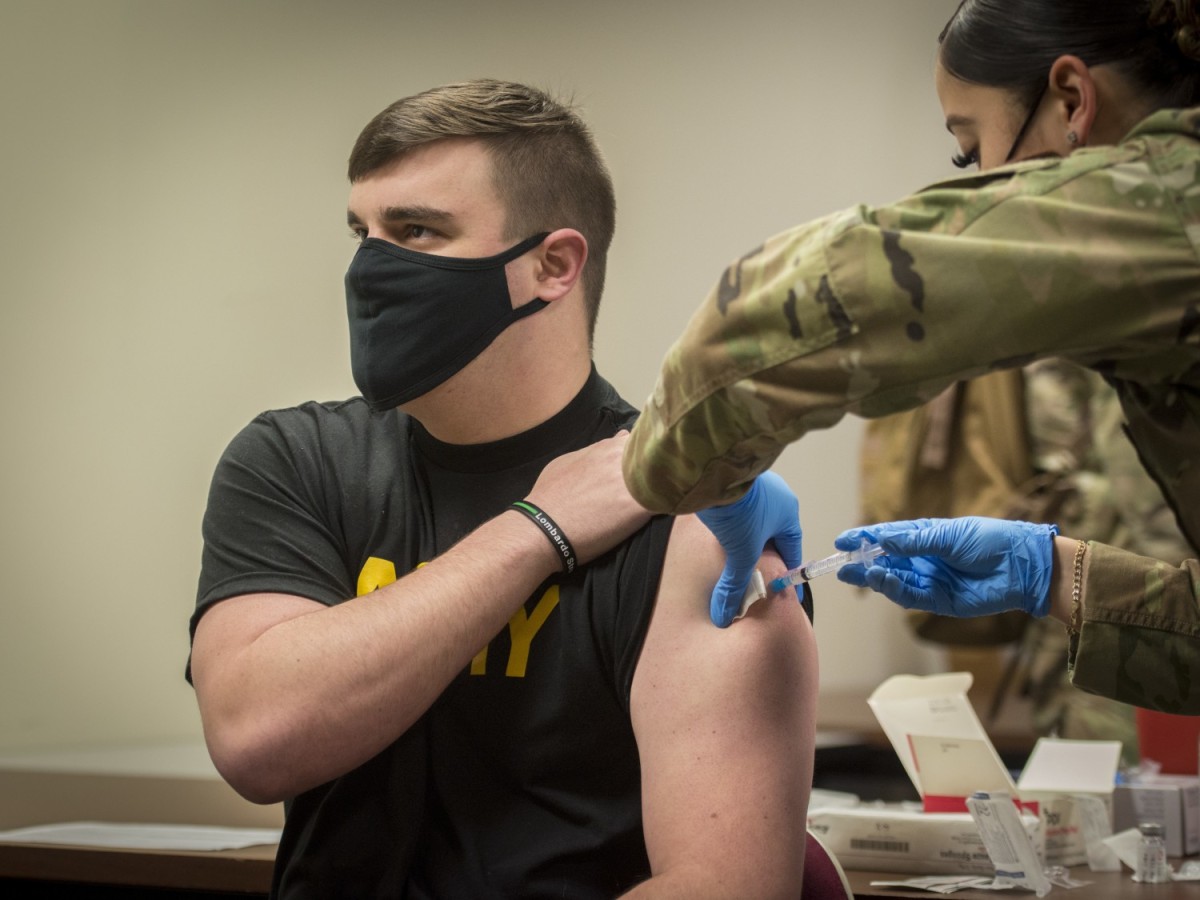 Connecticut Guardsmen start receiving COVID-19 vaccine | Article | The ...