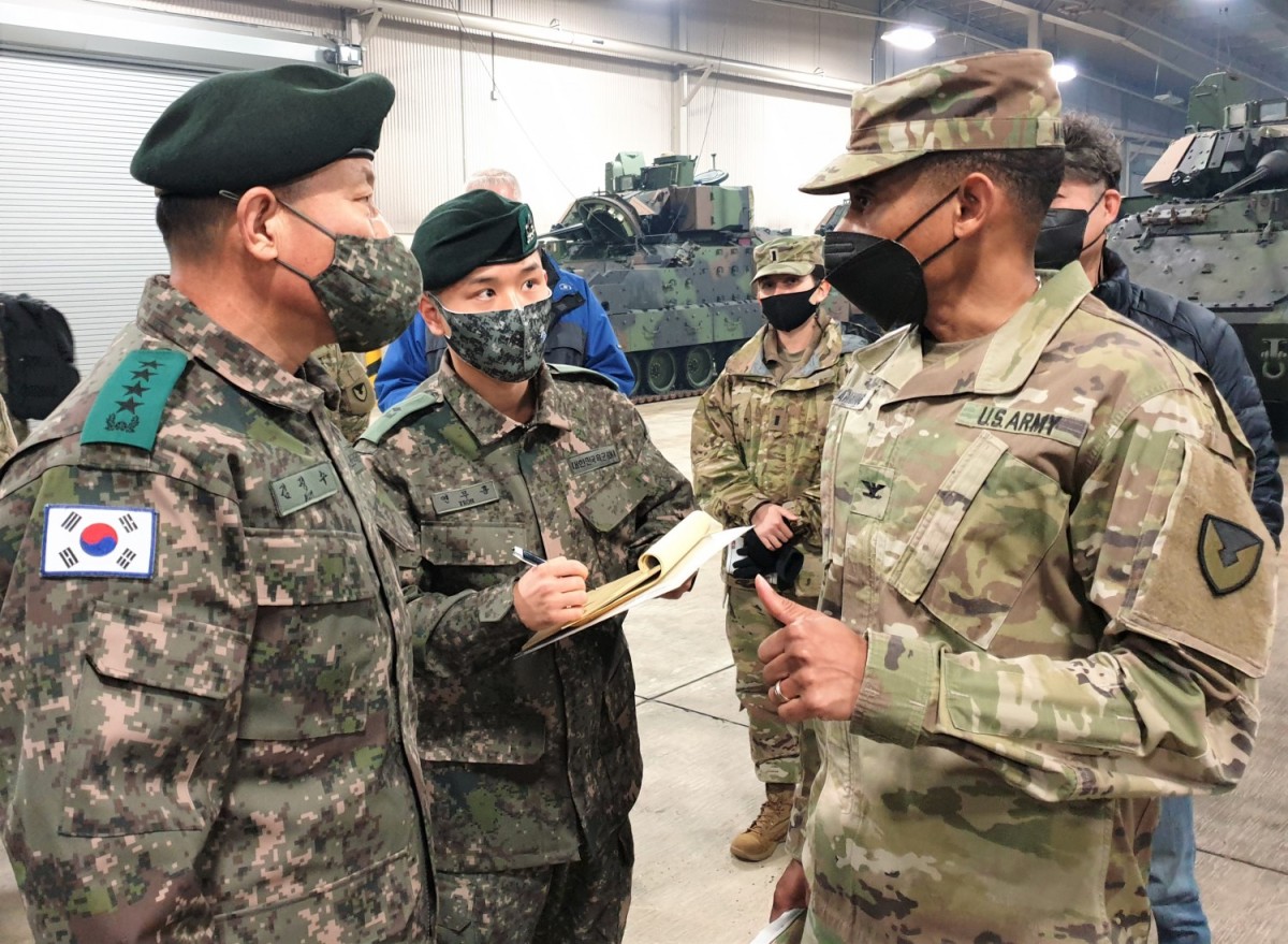 RoK Army 4-star general visits APS-4 at Camp Carroll | Article | The ...