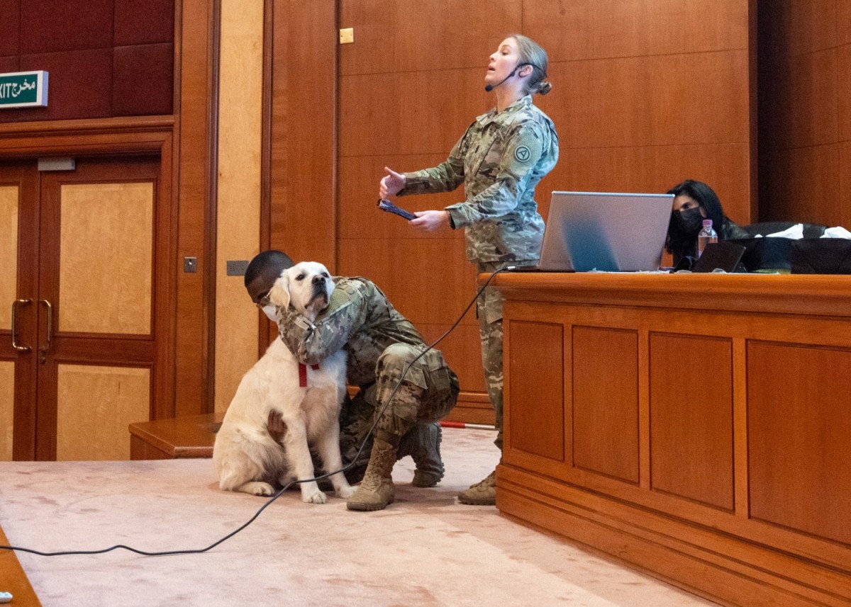 Canine behavior seminar highlights Army-Kuwaiti partnership to control ...