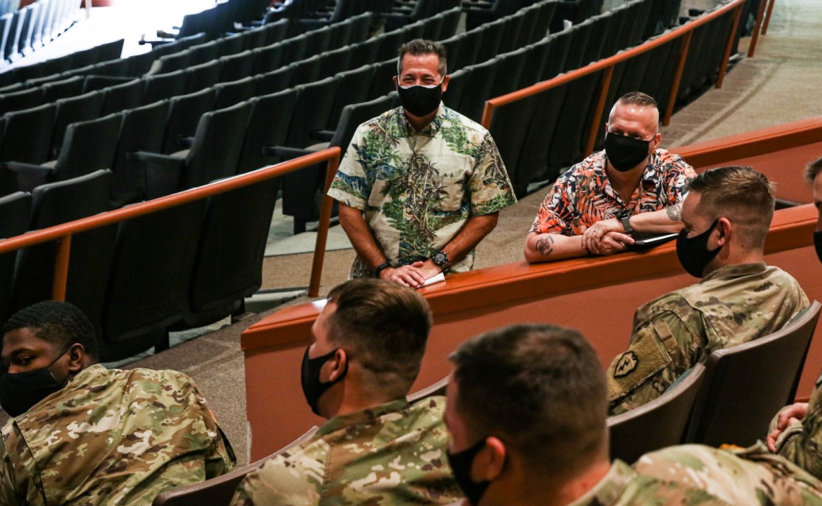 Retired SEAC visits 25th Infantry Division | Article | The United ...