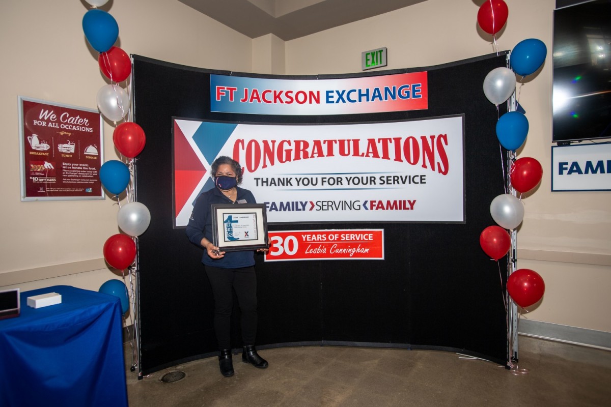 AAFES recognizes long-serving employees | Article | The United States Army