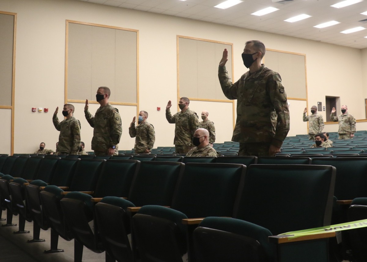 V Corps Soldiers Attend Extremism Stand-down | Article | The United ...