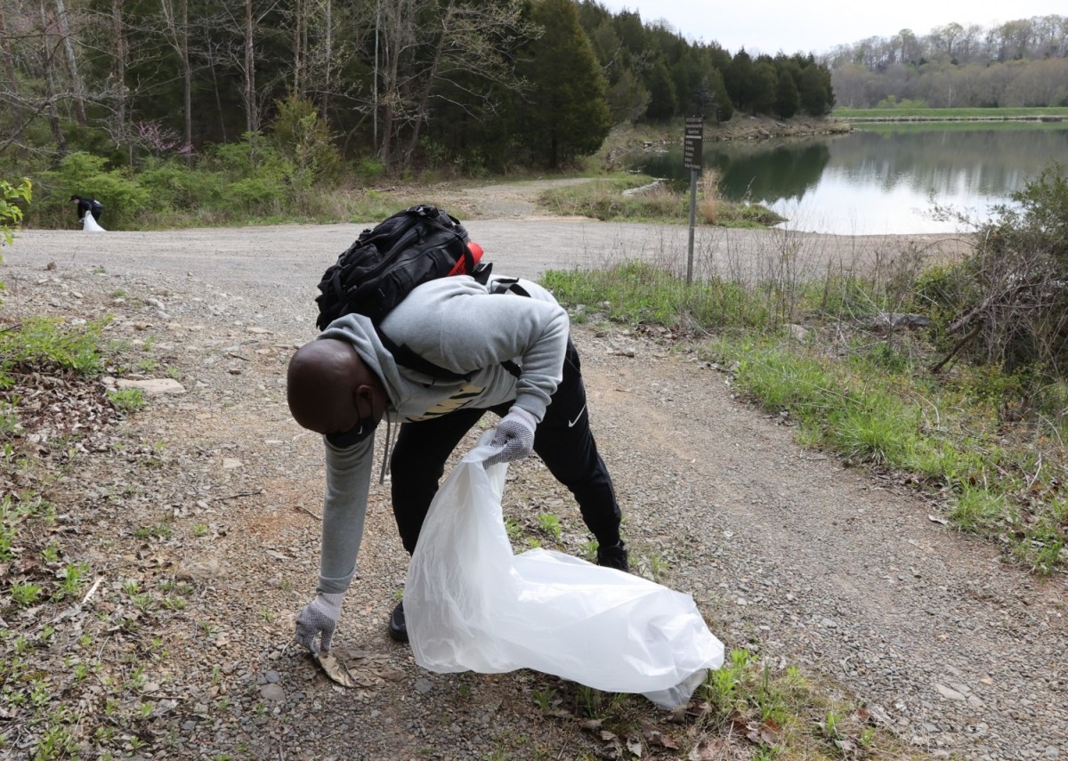 USAREC Soldiers clean up Fort Knox outdoor areas for Earth ‘Day of ...