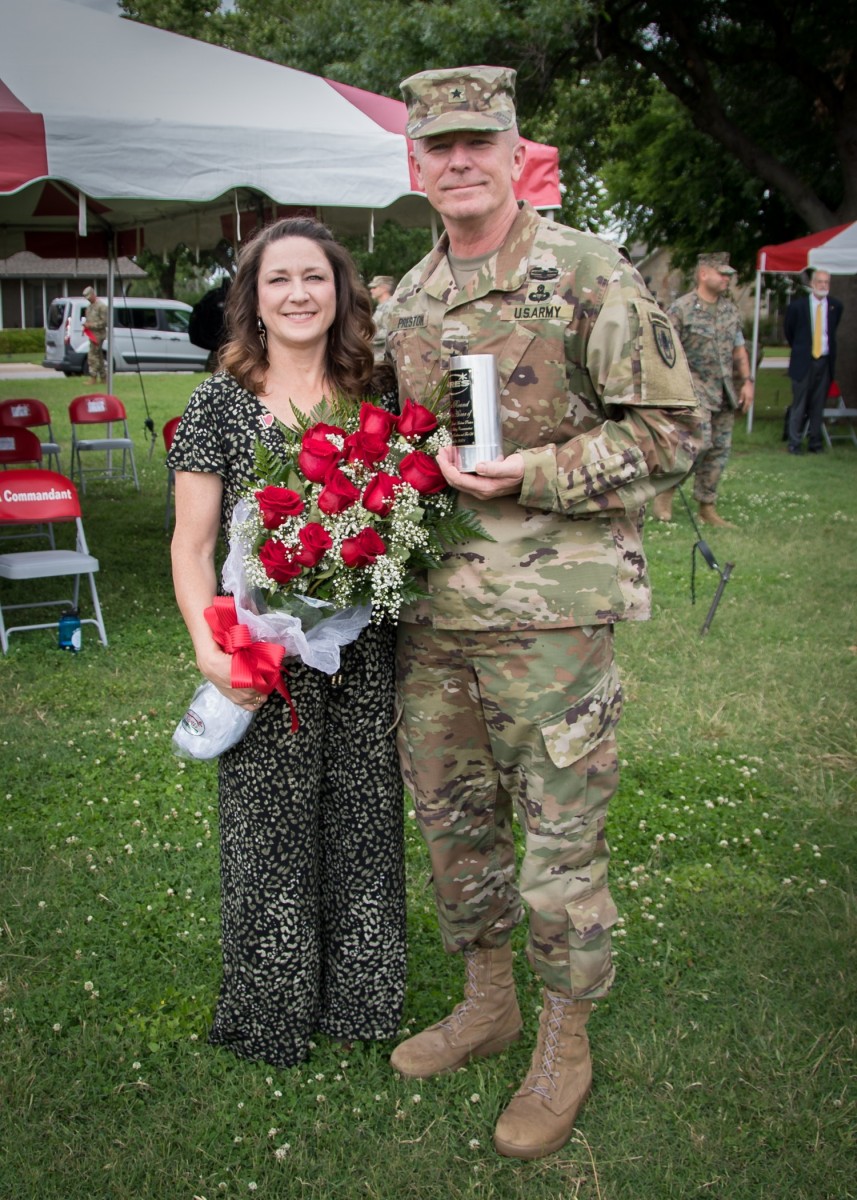 Fort Sill retreat honors new commandant, outgoing chief of staff ...