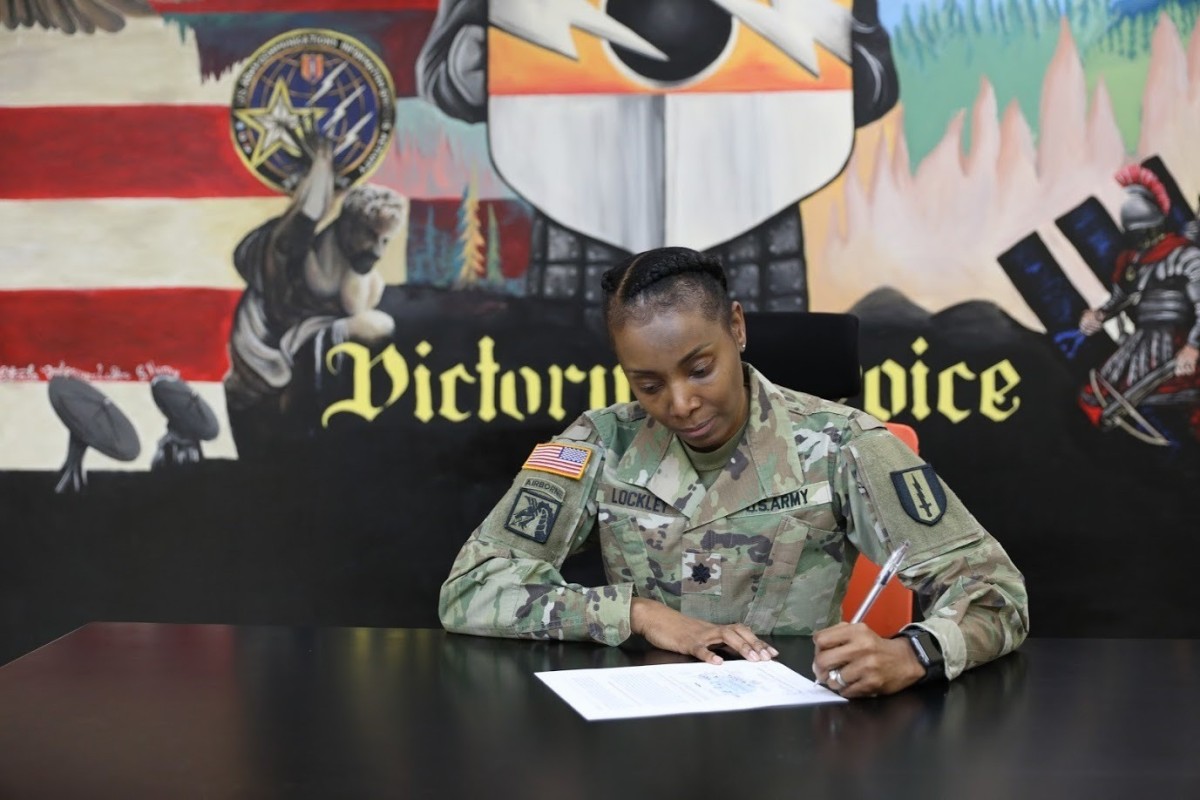 41st Signal Battalion Commander Overcomes Challenges Amidst Pandemic ...