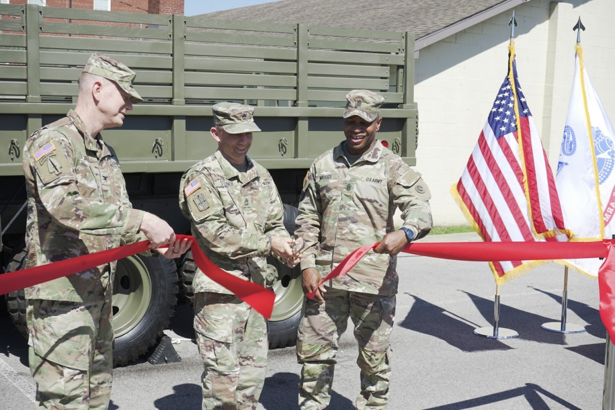 1st TSC cuts ribbon on M35A2 truck display; honors heroes from Vietnam ...