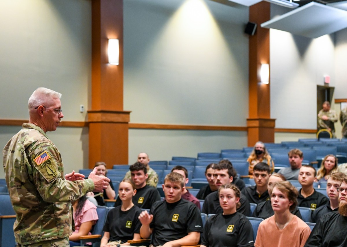 Future Soldiers visit Redstone Arsenal, learn more about Army life ...