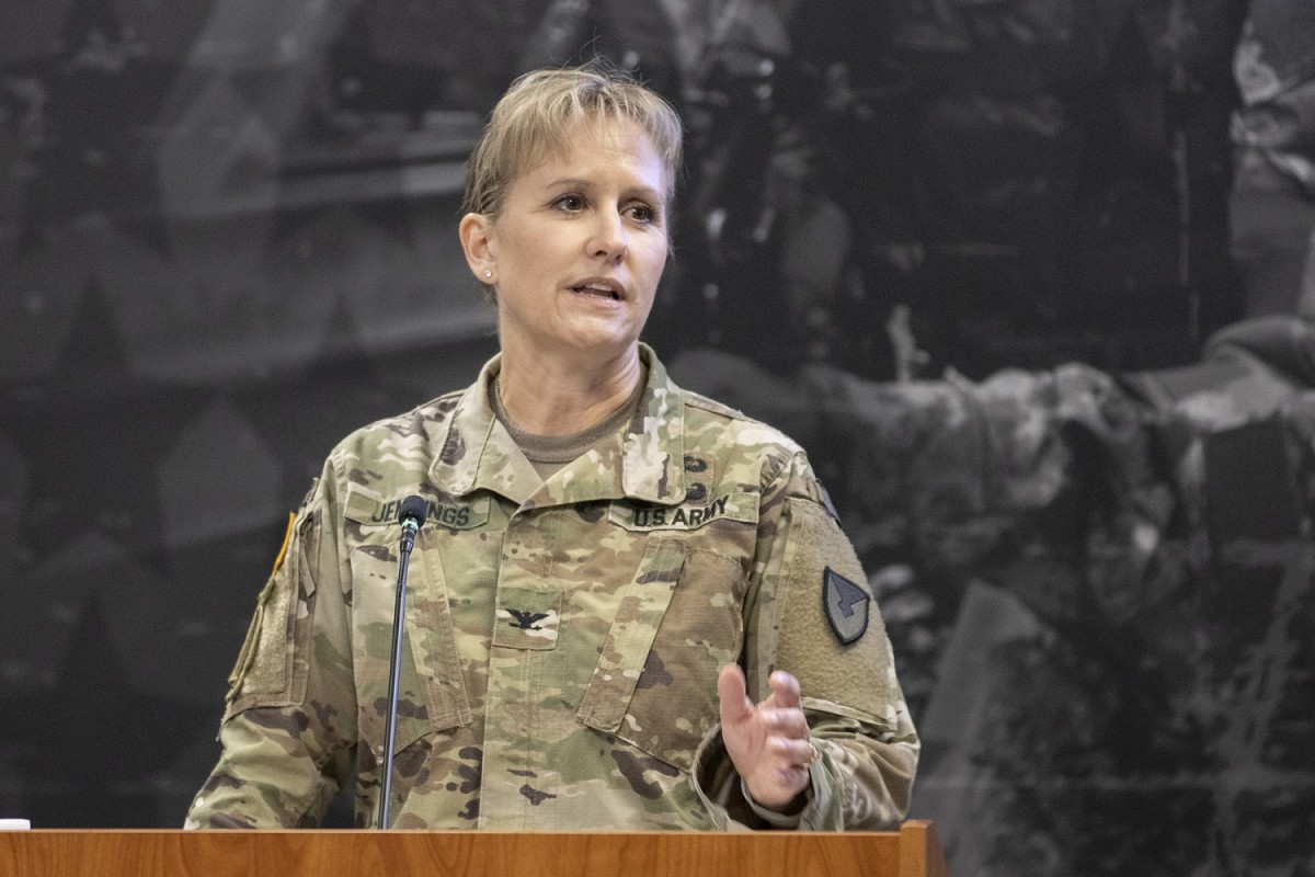 Jennings assumes command of USAFMCOM | Article | The United States Army