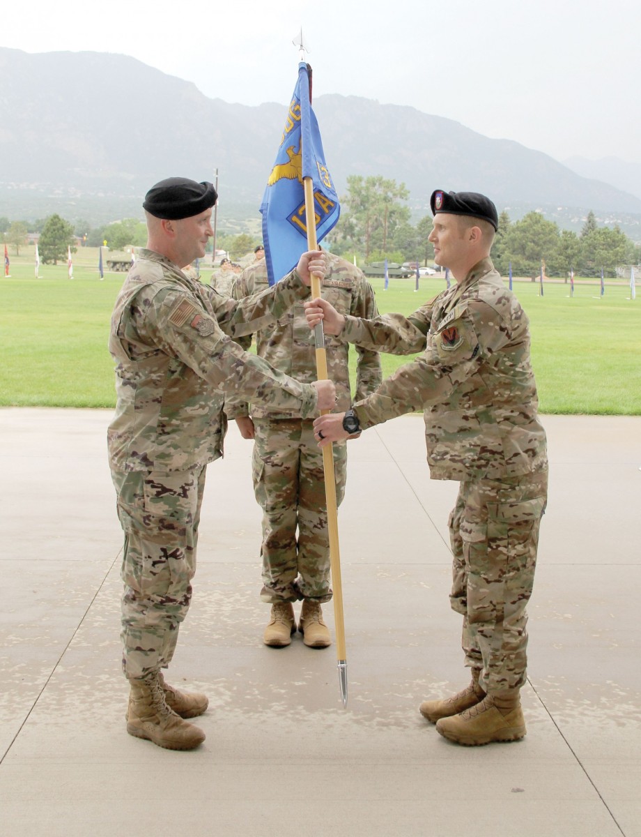 13ASOS welcomes new command | Article | The United States Army