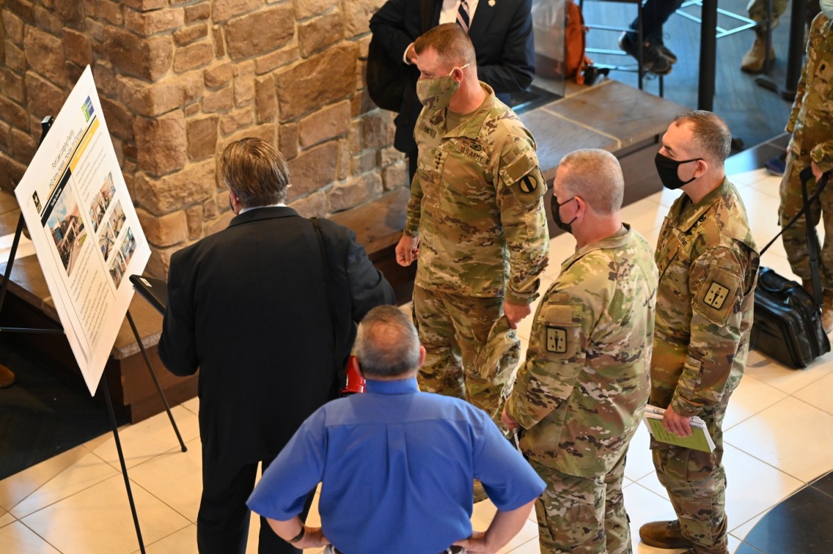 TRADOC Commanding General visits Task Force Eagle and Fort Lee ...