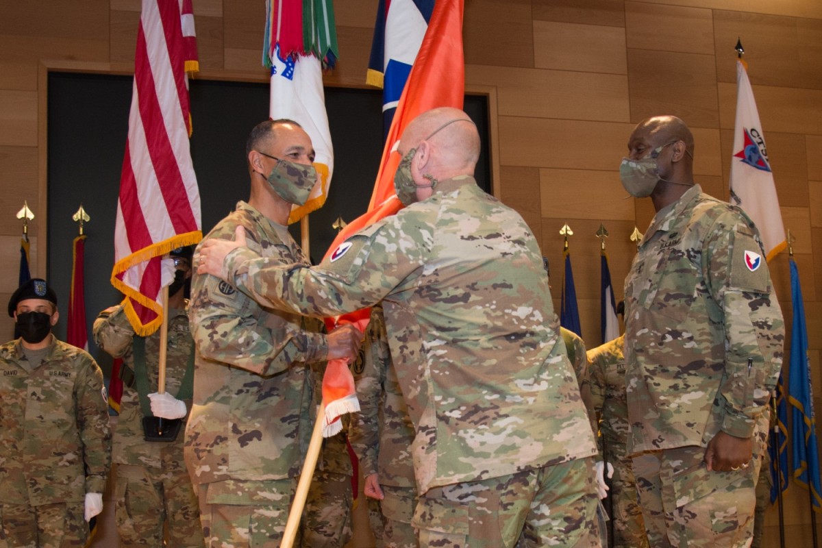 CECOM welcomes new commander | Article | The United States Army
