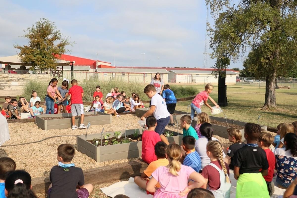 Fort Hood troops, community dedicate garden | Article | The United ...