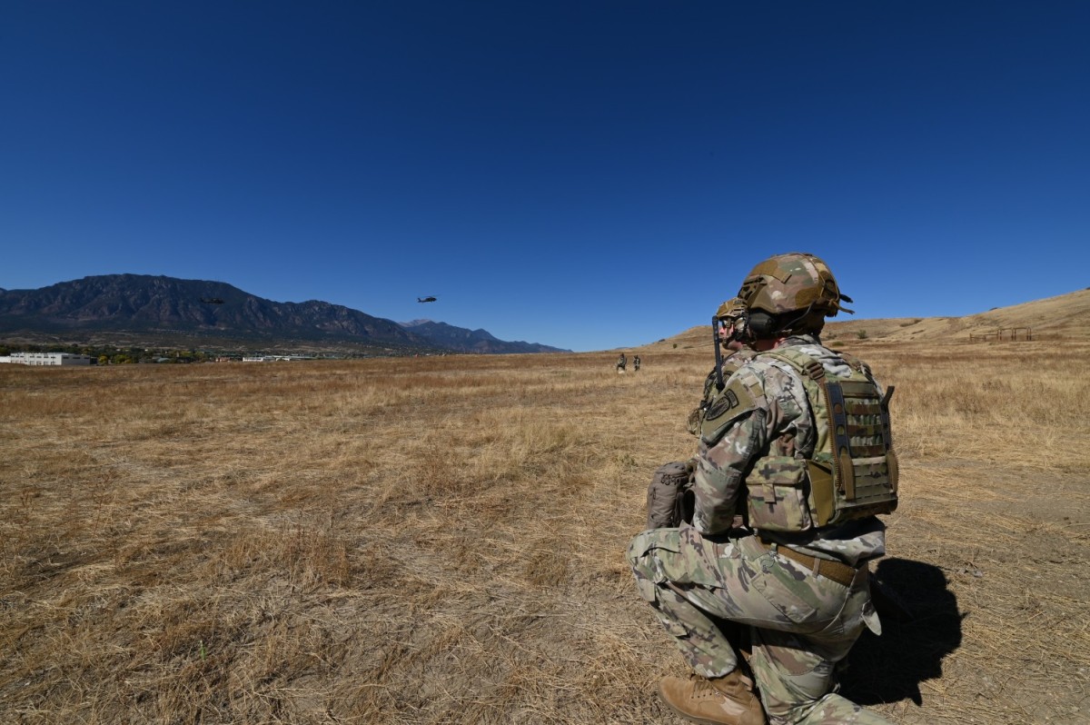 4th SFAB Advisors Fly with 4th CAB | Article | The United States Army