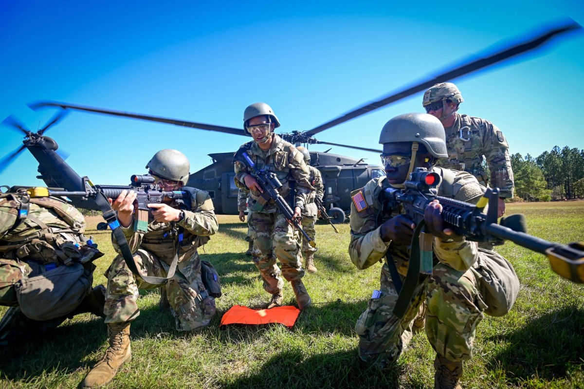 ‘A bird like this saved my life,’ trainees get first taste of medevac ...