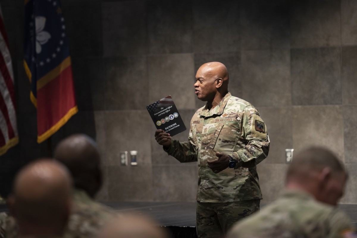 Senior enlisted leaders tackle challenges facing Guard | Article | The ...