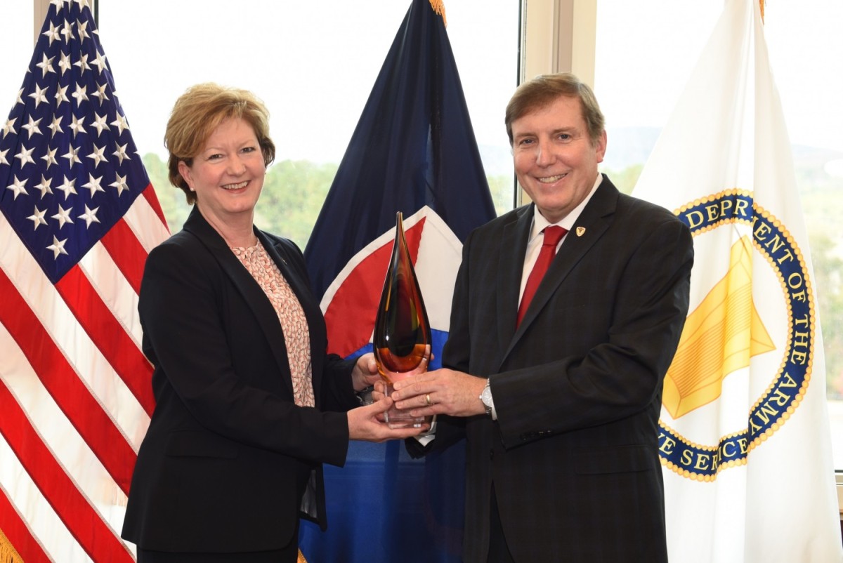 Legal leader recognized for selfless service | Article | The United ...