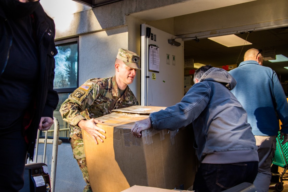 Fighting Hunger Takes an Army | Article | The United States Army