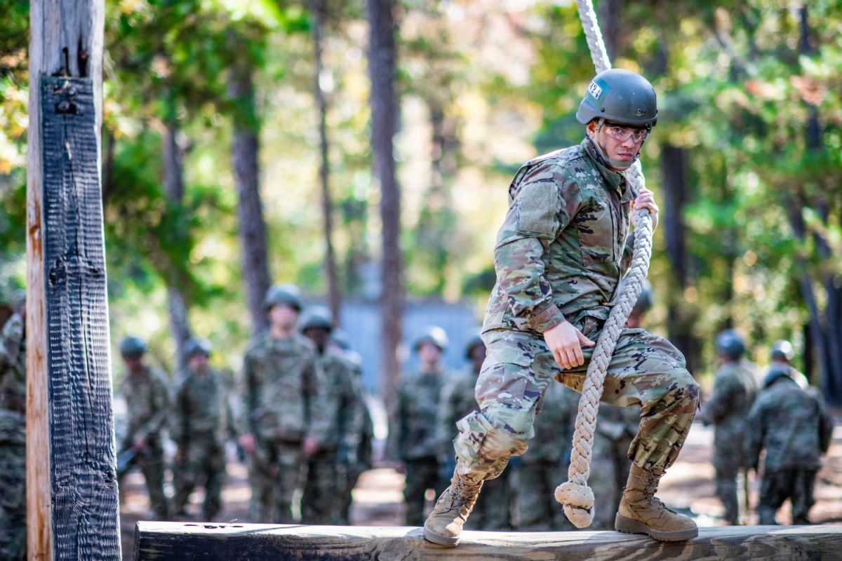 Army offers bonuses for quick shippers | Article | The United States Army