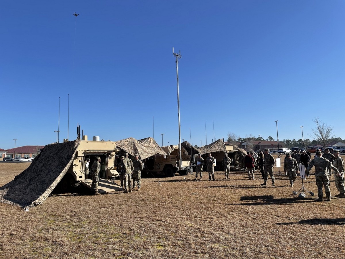 Spartan Brigade showcases Armored Formation On-The-Move Network Pilot ...