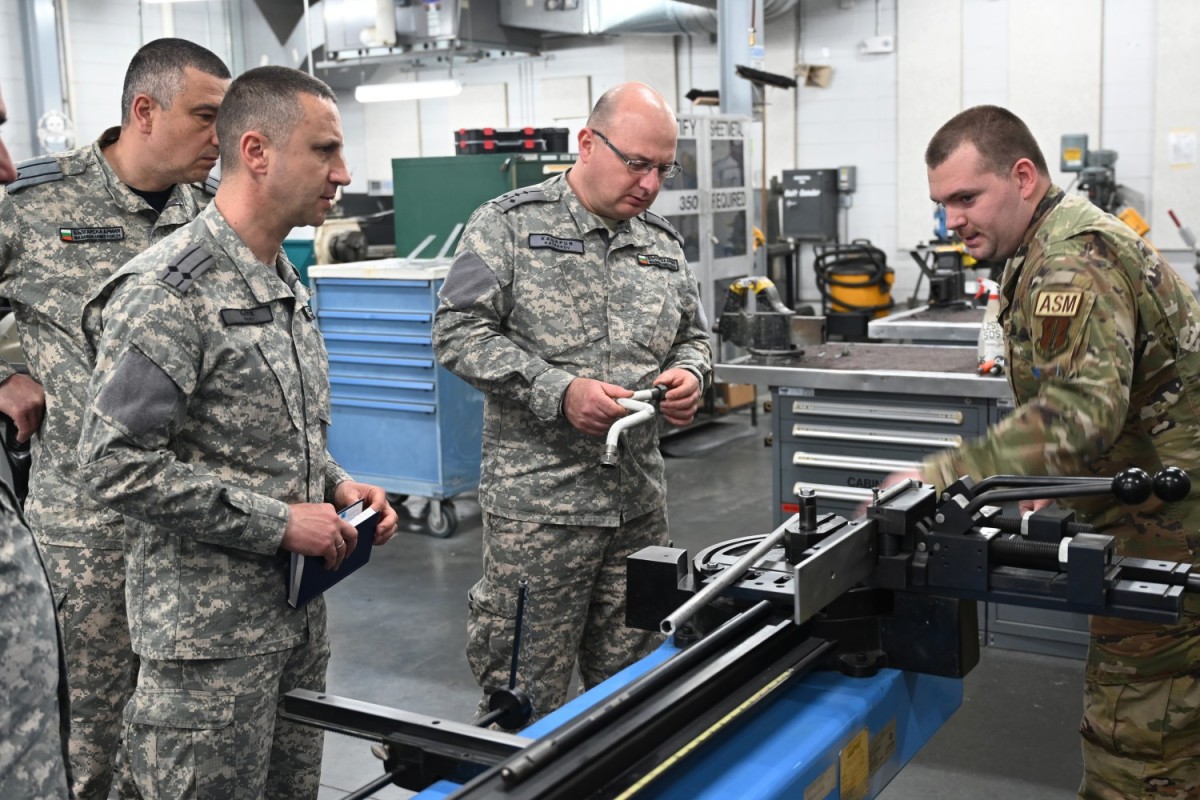 Swamp Fox maintenance hosts Bulgarian air force officers | Article ...