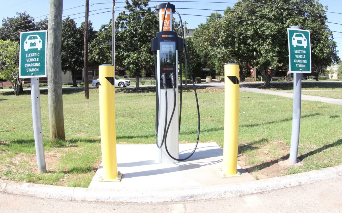 POWERING UP -- Fort Rucker installs 1st electric vehicle charging ...
