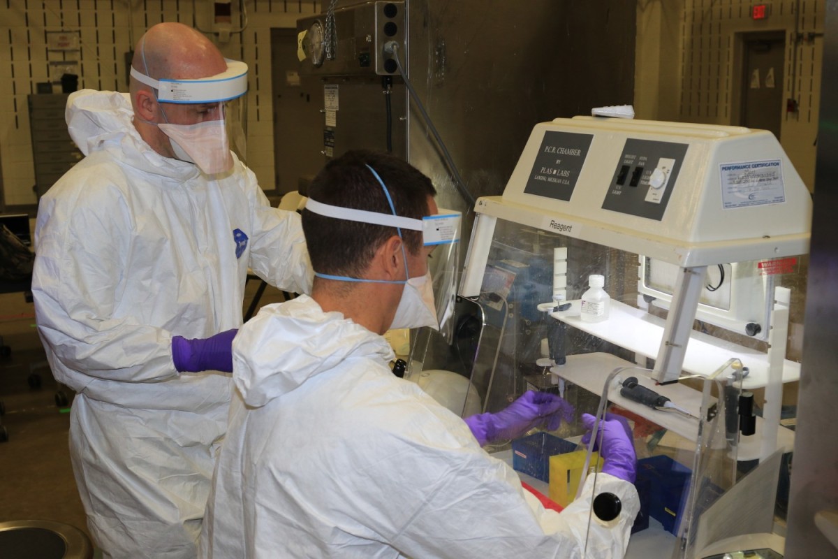 1st Area Medical Laboratory Soldiers showcase capabilities during open ...